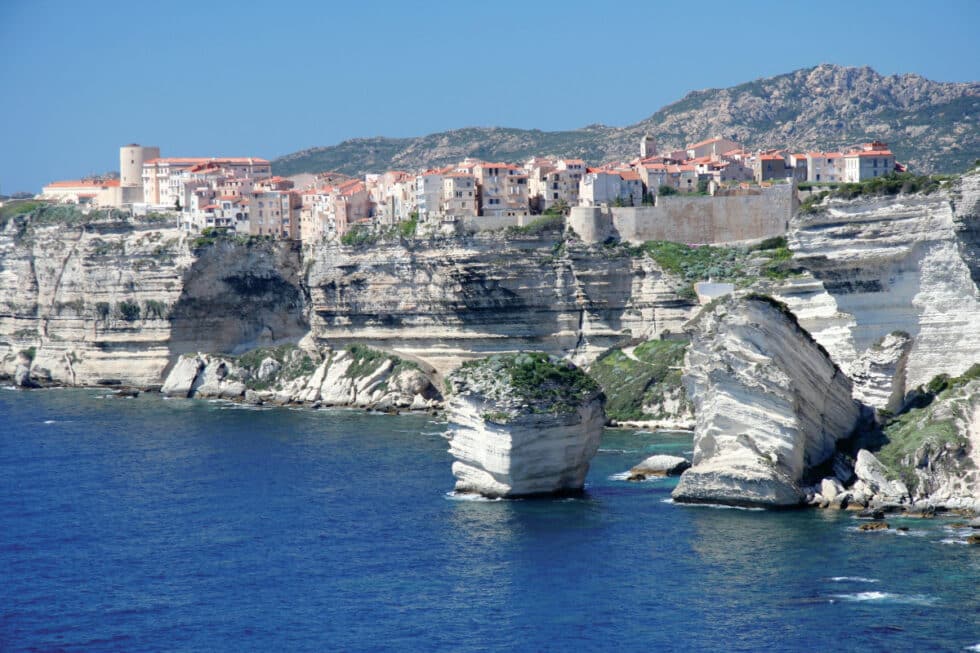 Les Bouches de Bonifacio : entre Archipel, Mer, Grottes et Citadelle ...